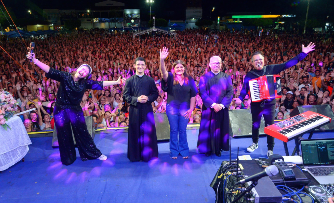 Aproximadamente 10 mil pessoas participaram de mais uma edição do ...